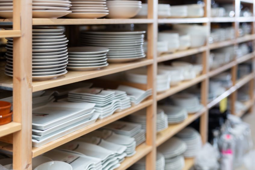 How to Store Charger Plates - CV Linens™