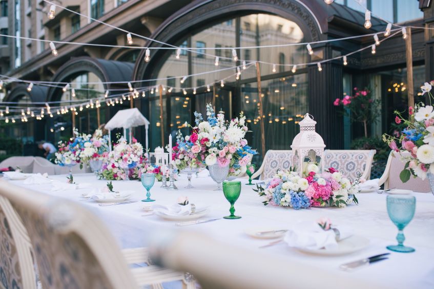 How to Choose Between Runners and Overlays on a Budget - CV Linens™