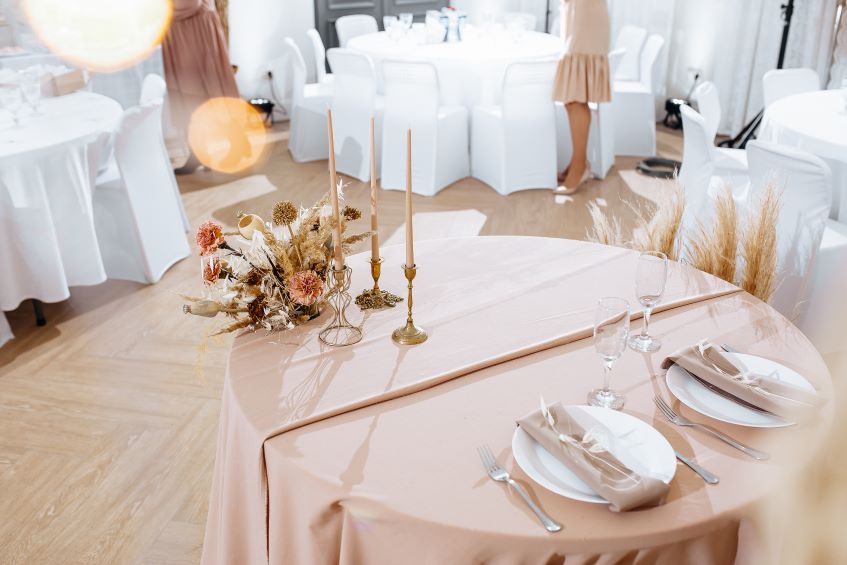 Spun Polyester vs Knitted Polyester: Key Differences for Event Linens ...