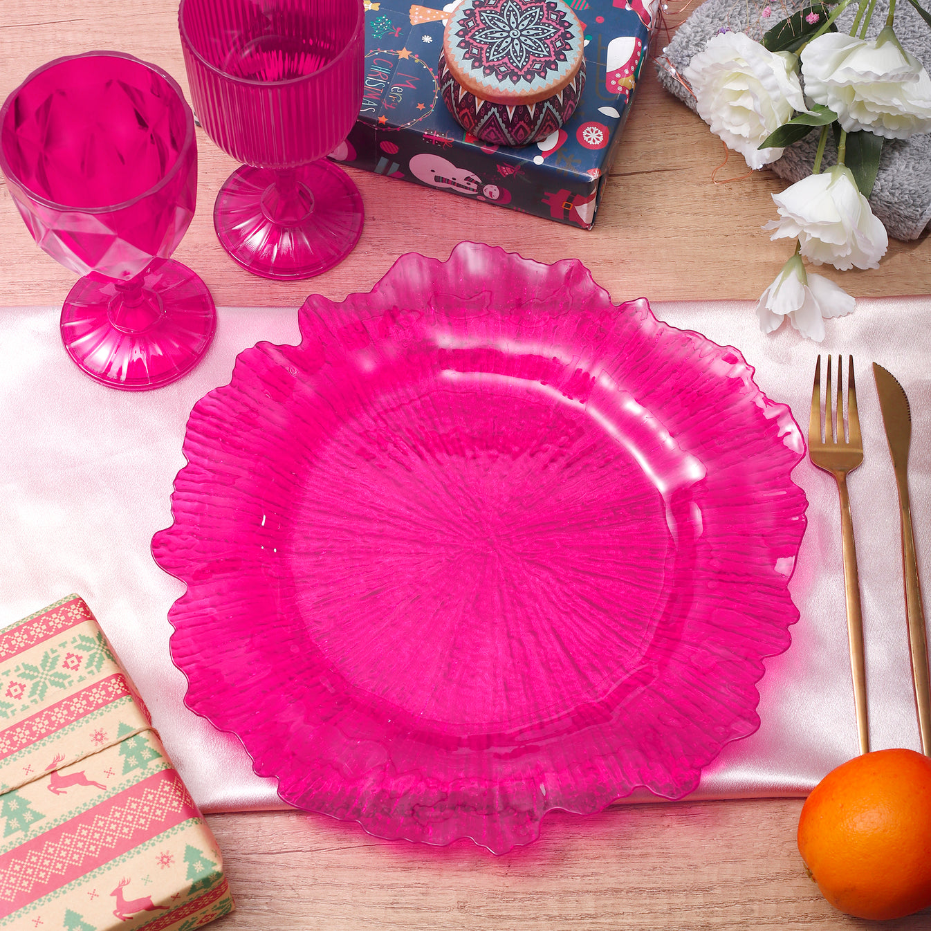 Transparent Reef Plastic Charger Plate - Fuchsia - CV Linens™