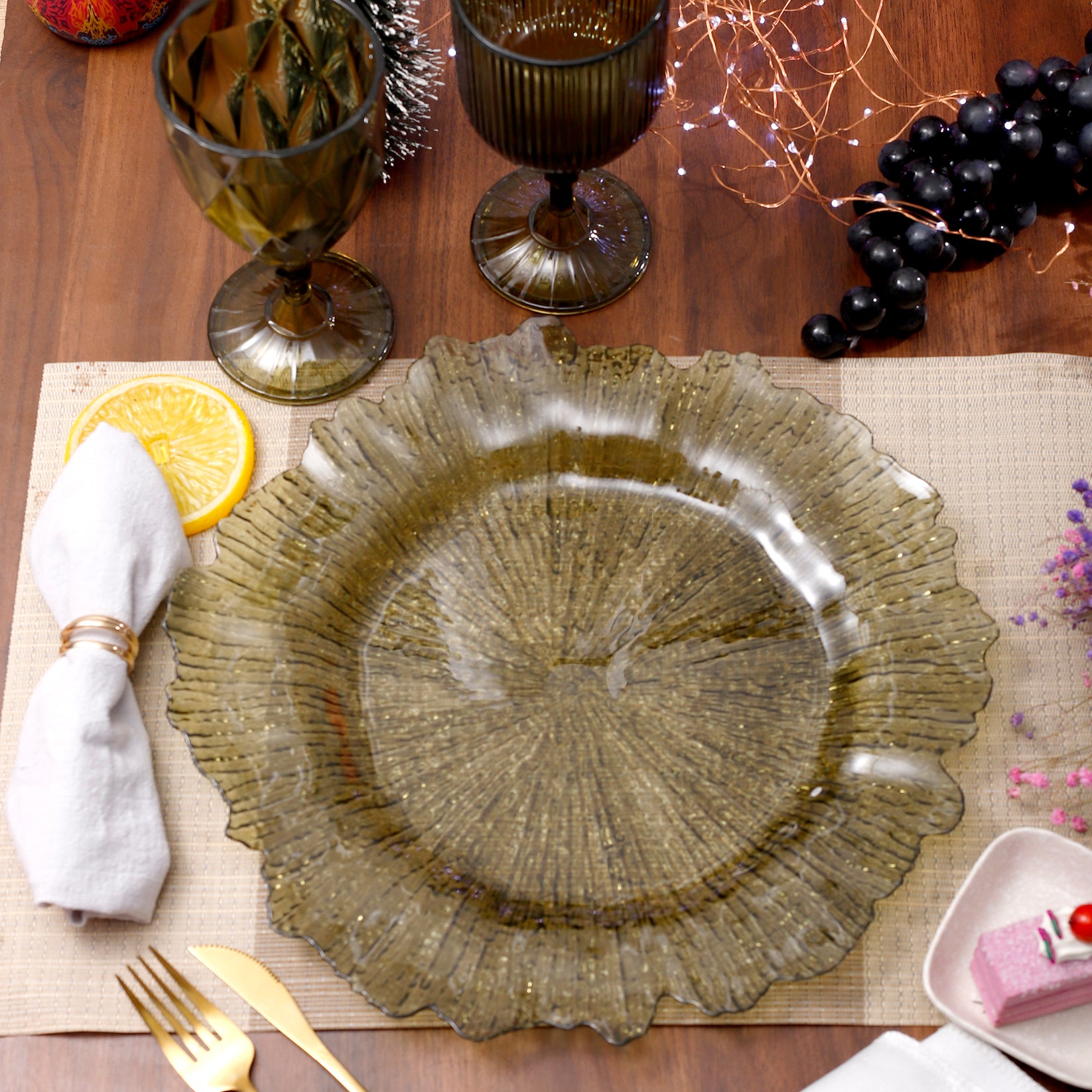 Transparent Reef Plastic Charger Plate - Olive Green - CV Linens™