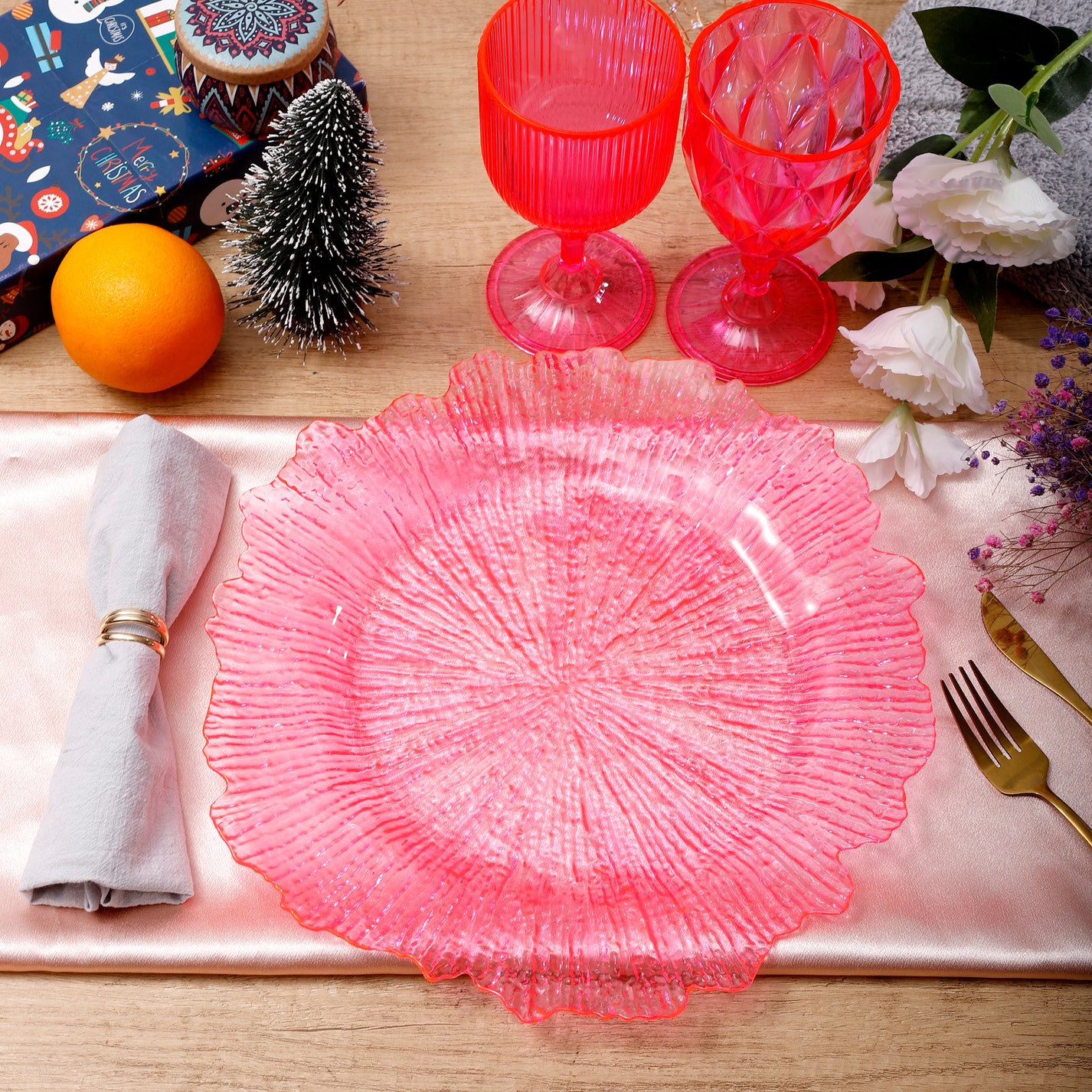 Transparent Reef Plastic Charger Plate – Pink - CV Linens